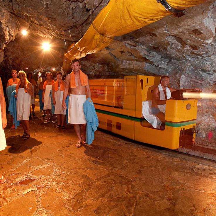 Health and recreation in the famous healing caves of Gastein